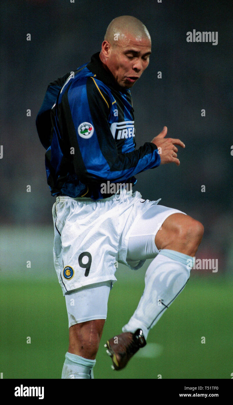 Ronaldo nazario inter fotografías e imágenes de alta resolución - Alamy