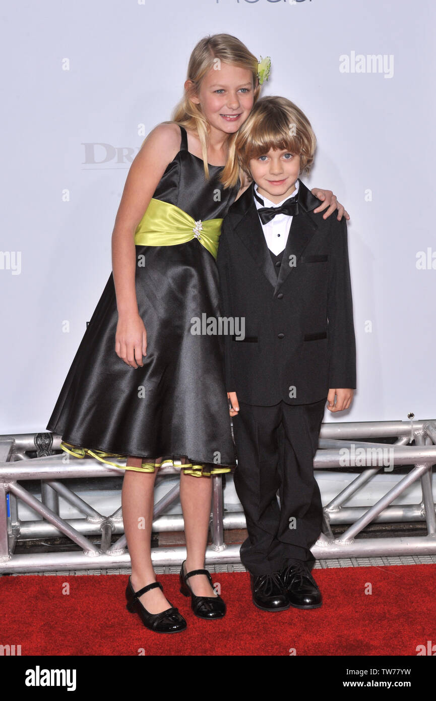 Los Angeles Ca Diciembre 15 2008 Ryan Simpkins And Ty Simpkins En El
