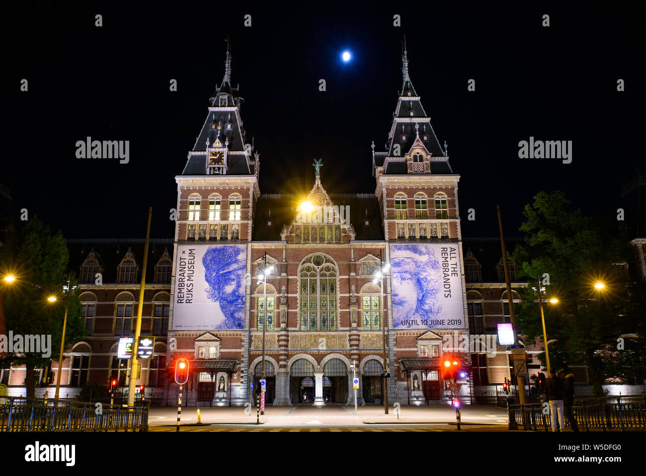 Vista Nocturna Del Rijksmuseum El Museo Nacional De Artes E Historia