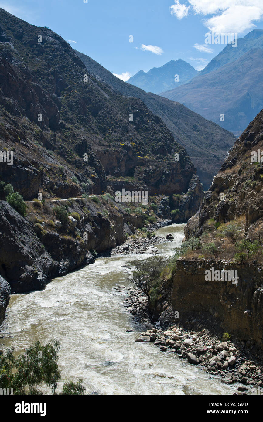 Cañón del Pato,Río Río Santa,en la carretera a Trujillo,80 kilómetros ...