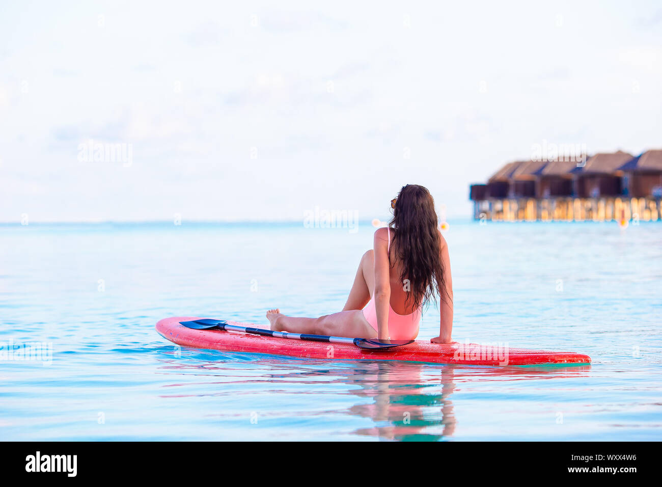 Mujeres En Bikini Detrad Fotografías E Imágenes De Alta Resolución