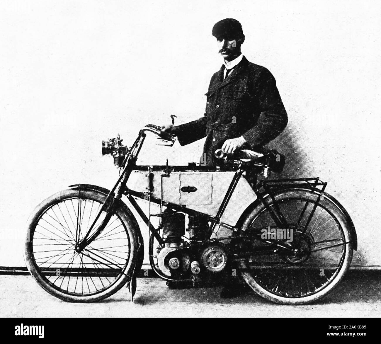 Moto début des années 1900 Banque d'images noir et blanc - Alamy