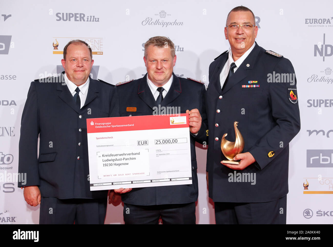 Leipzig, Allemagne. Sep 20, 2019. Les pompiers Wolfgang Krause (l-r ...