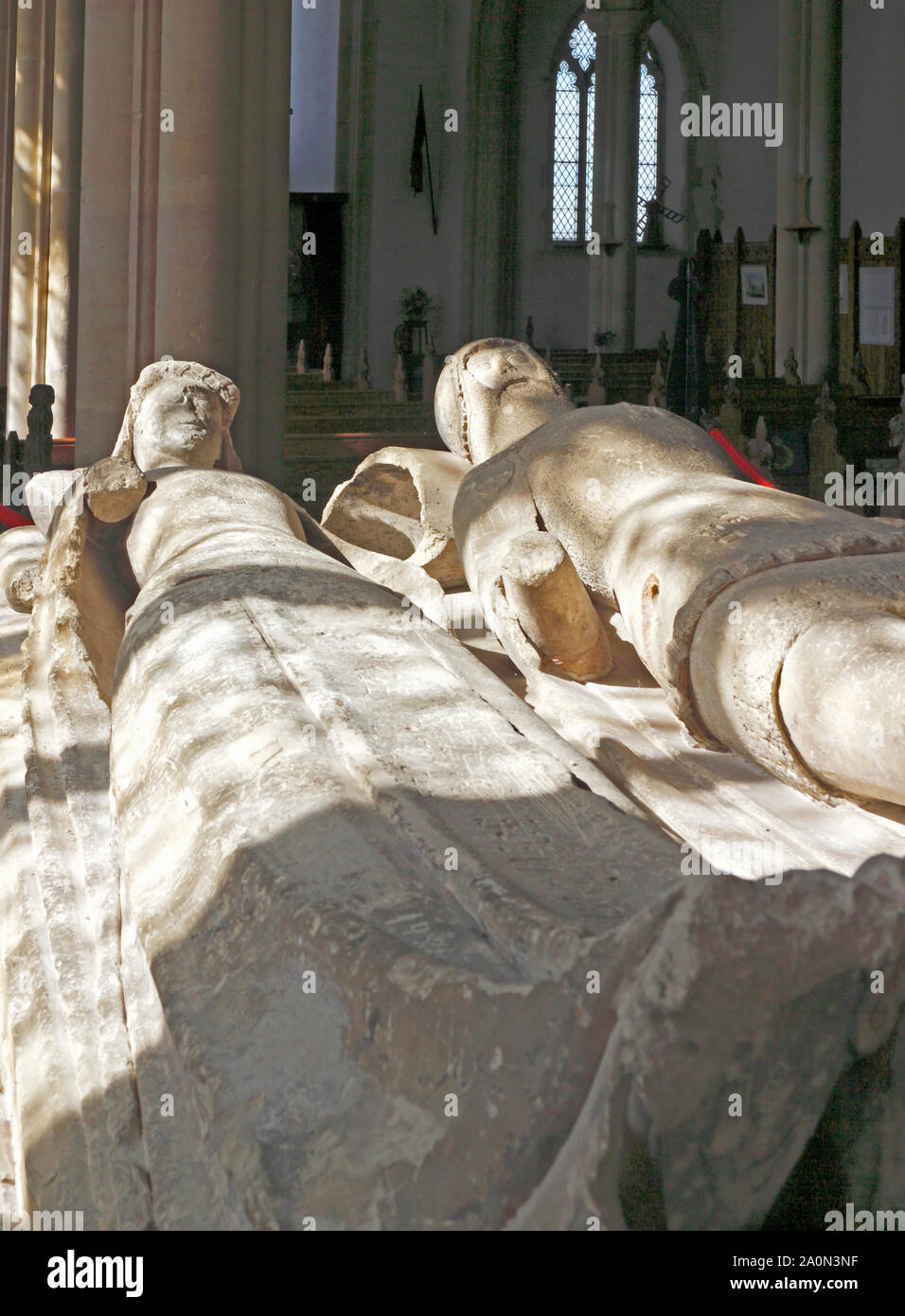La tombe de Sir Roger de bois et son épouse Margaret dans la nef de l ...