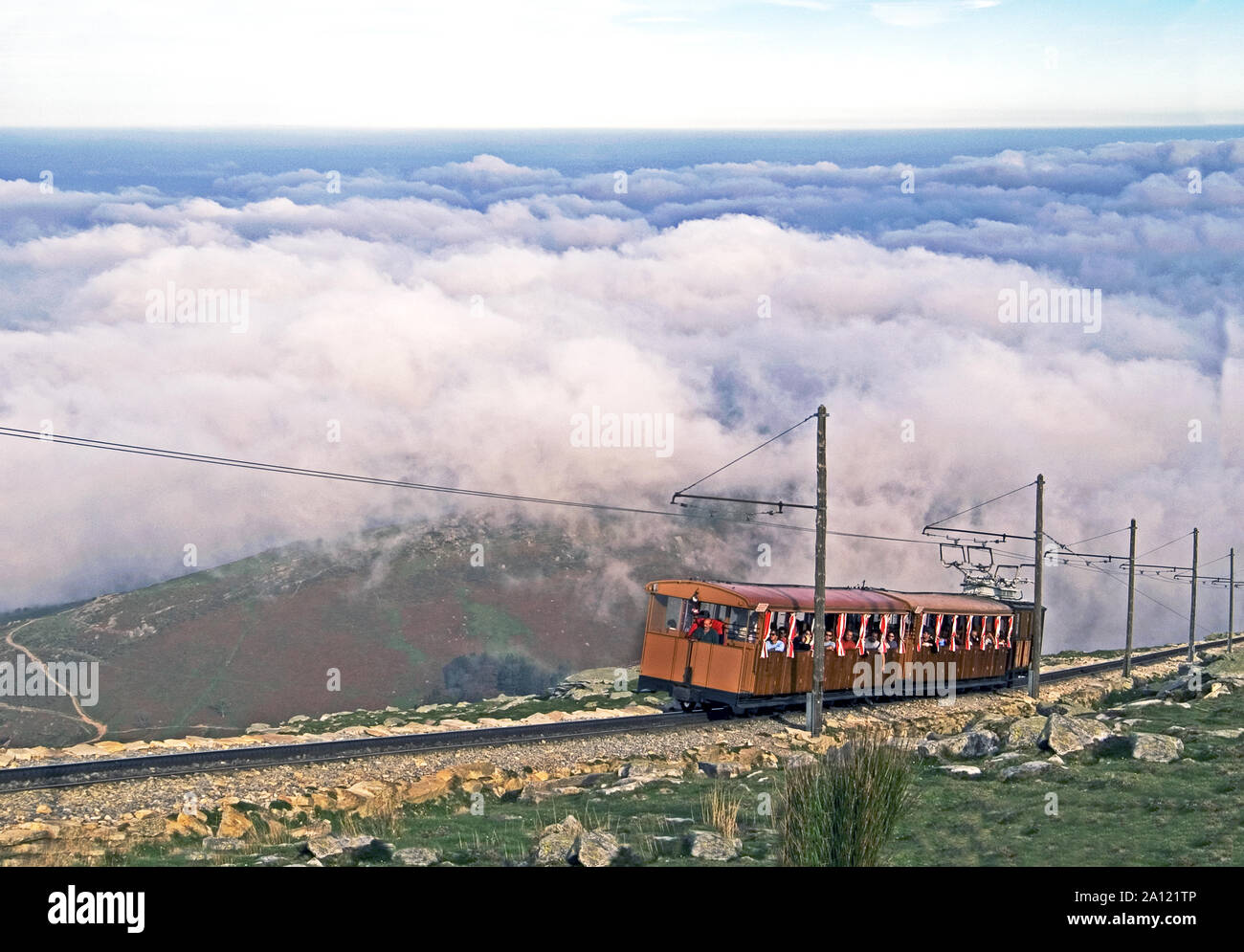 Le petit train de la rhune Banque de photographies et d’images à haute ...