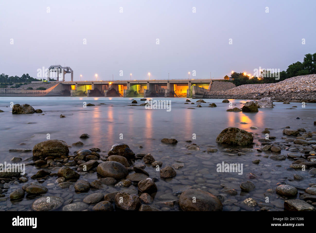 Barrage de tarbela Banque de photographies et d’images à haute ...