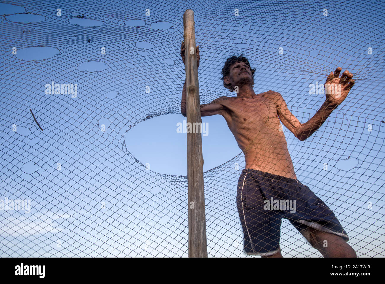 Homme maigre Banque de photographies et d’images à haute résolution - Alamy
