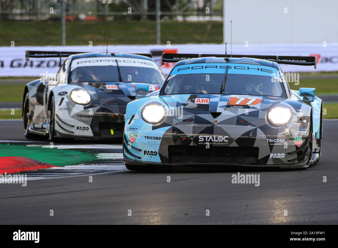 Le # 77 - Dempsey Racing Proton Porsche 911 RSR de Christian Ried ...