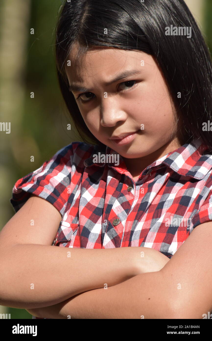 Une petite fille Philippine Preteen Photo Stock - Alamy