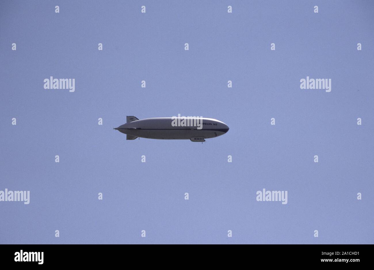 Dirigeable zeppelin nt Banque de photographies et d’images à haute ...