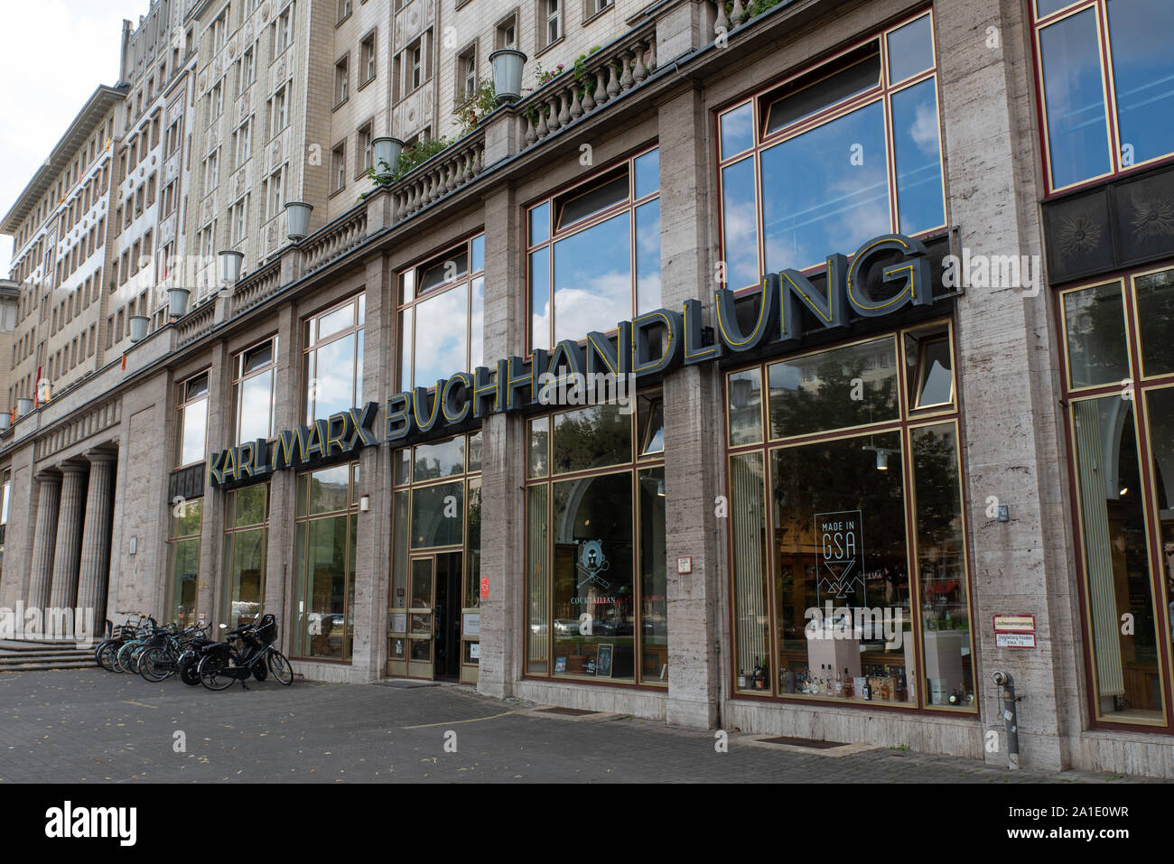 Berlin karl marx buchhandlung Banque de photographies et d’images à ...