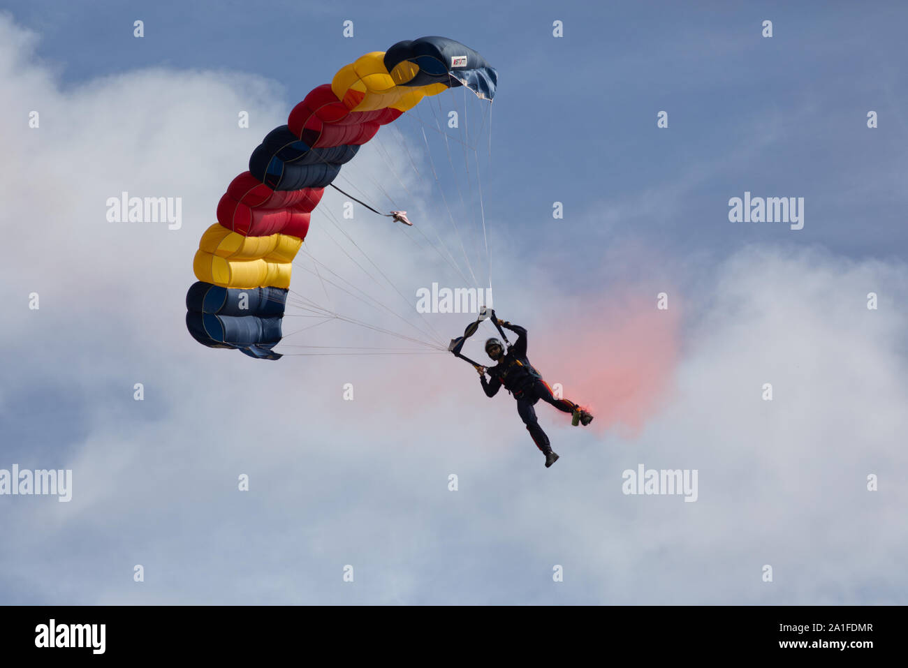 Afficheur à l'aide d'un parachute ram-air parachute et cartouche de ...