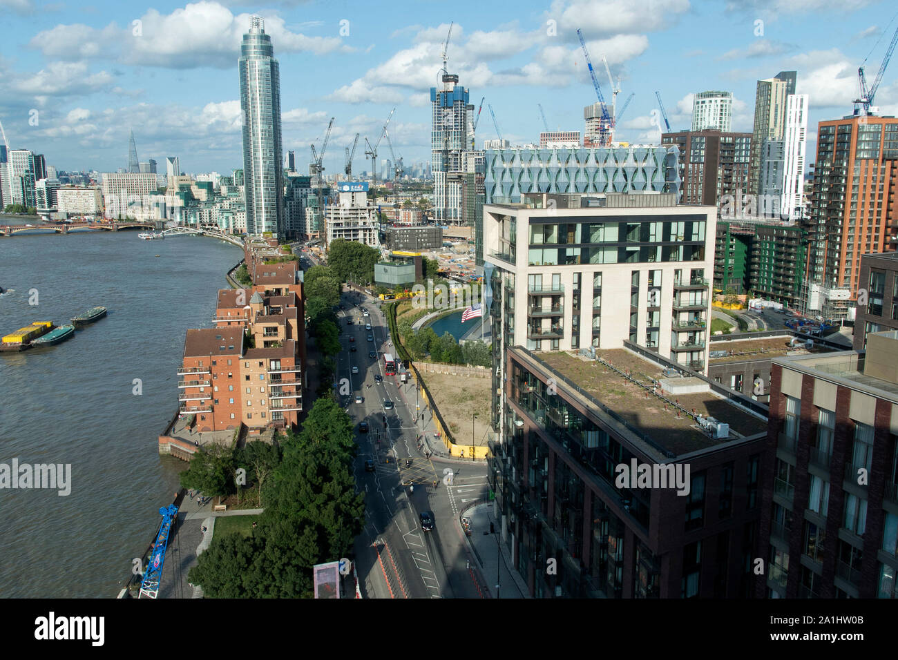 Nine elms lane Banque de photographies et d’images à haute résolution ...