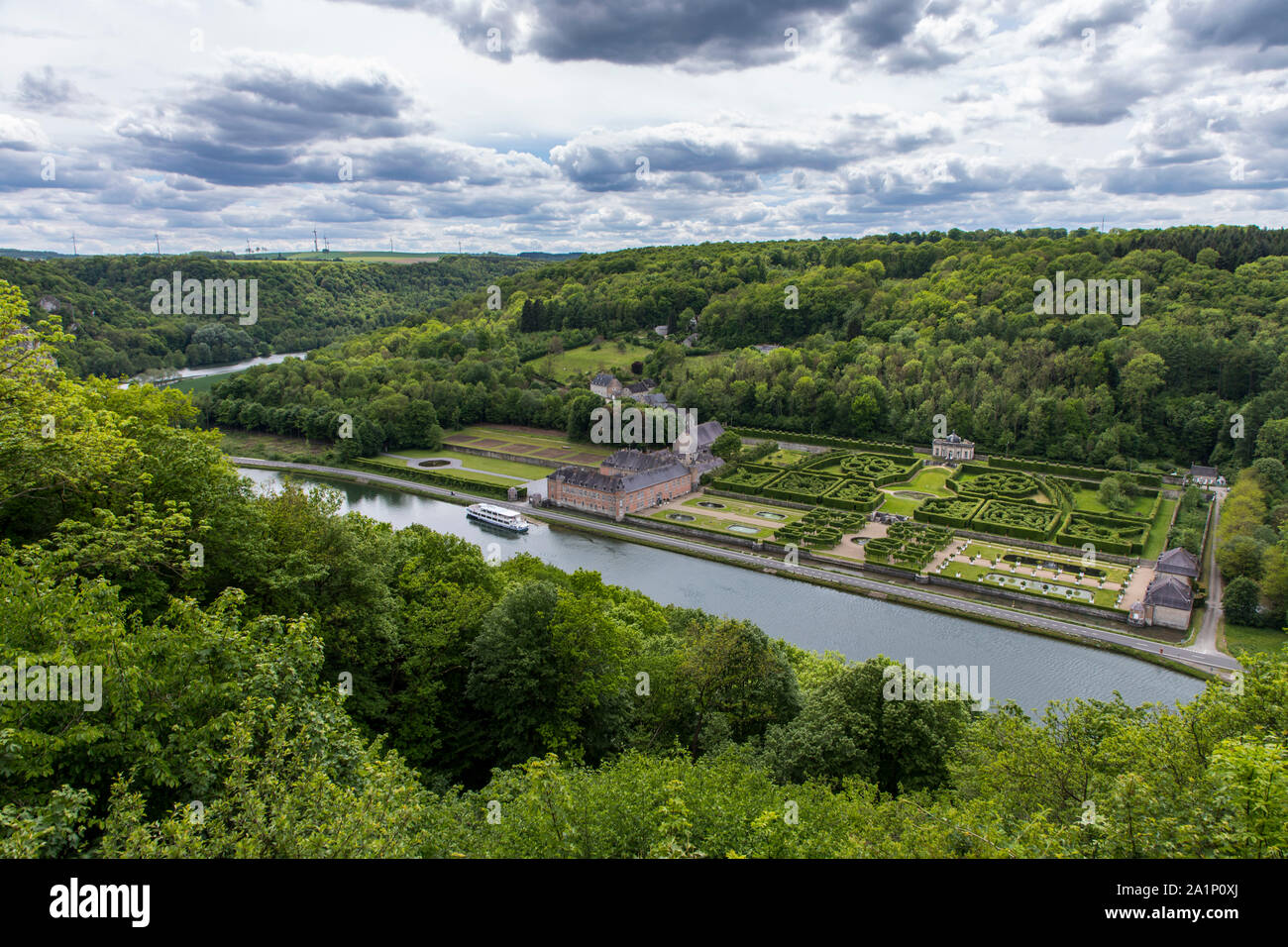 Le château de Freÿr, sur la Meuse en Wallonie, près de Namur, Belgique ...
