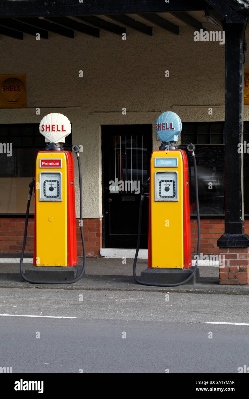 Pompes à essence Shell Original Colyford Station, construite en 1927-8 ...