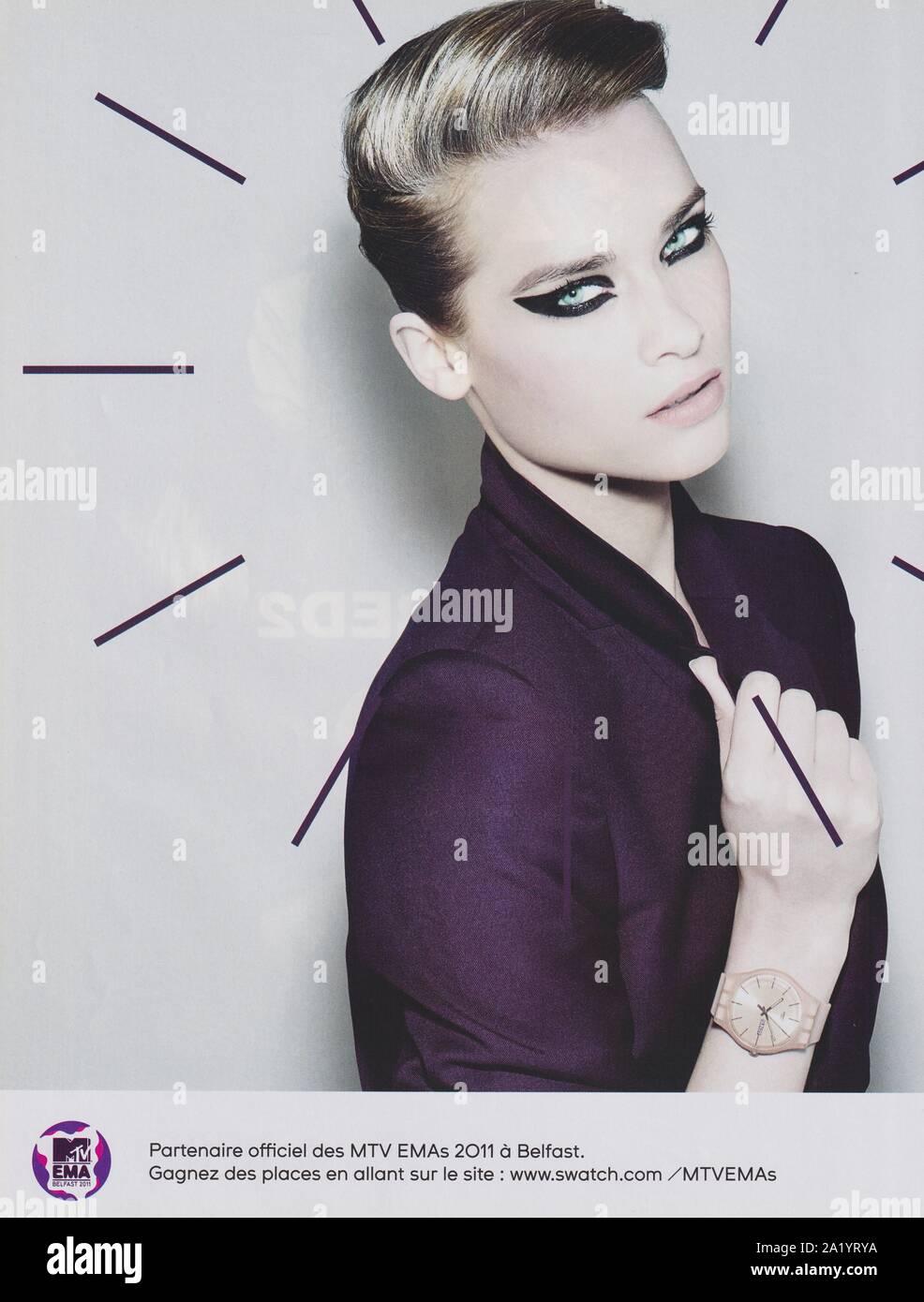 Affiche publicitaire de la marque de haute horlogerie Swatch dans le ...