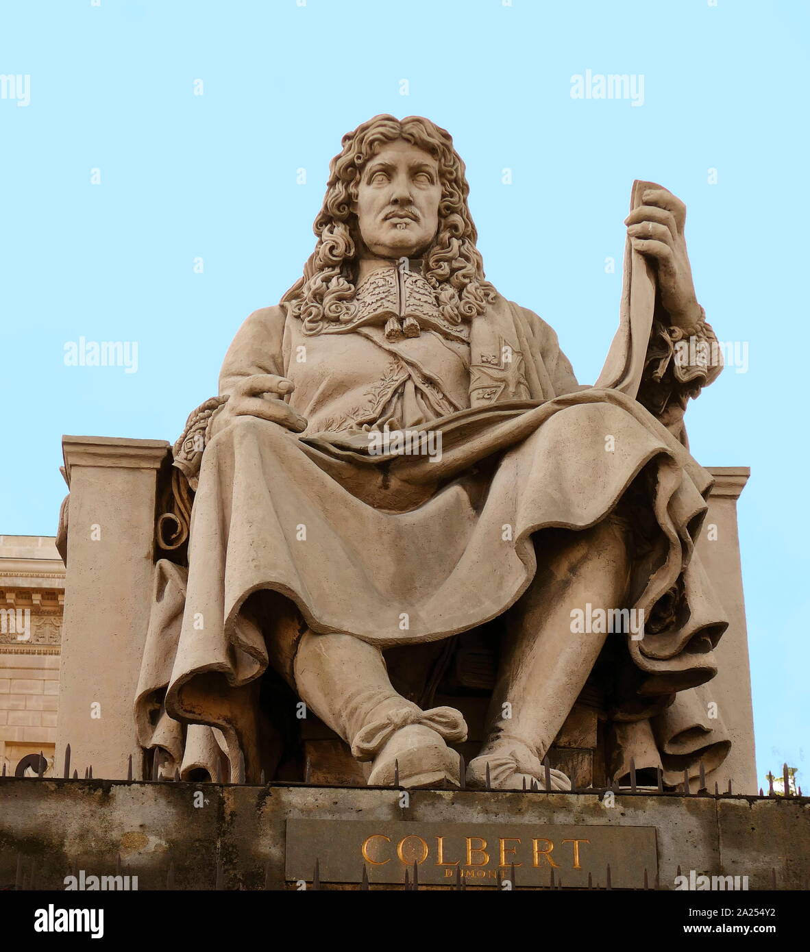 Statue de Colbert, en dehors du Palais de Bourbon, (Assemblée Nationale ...