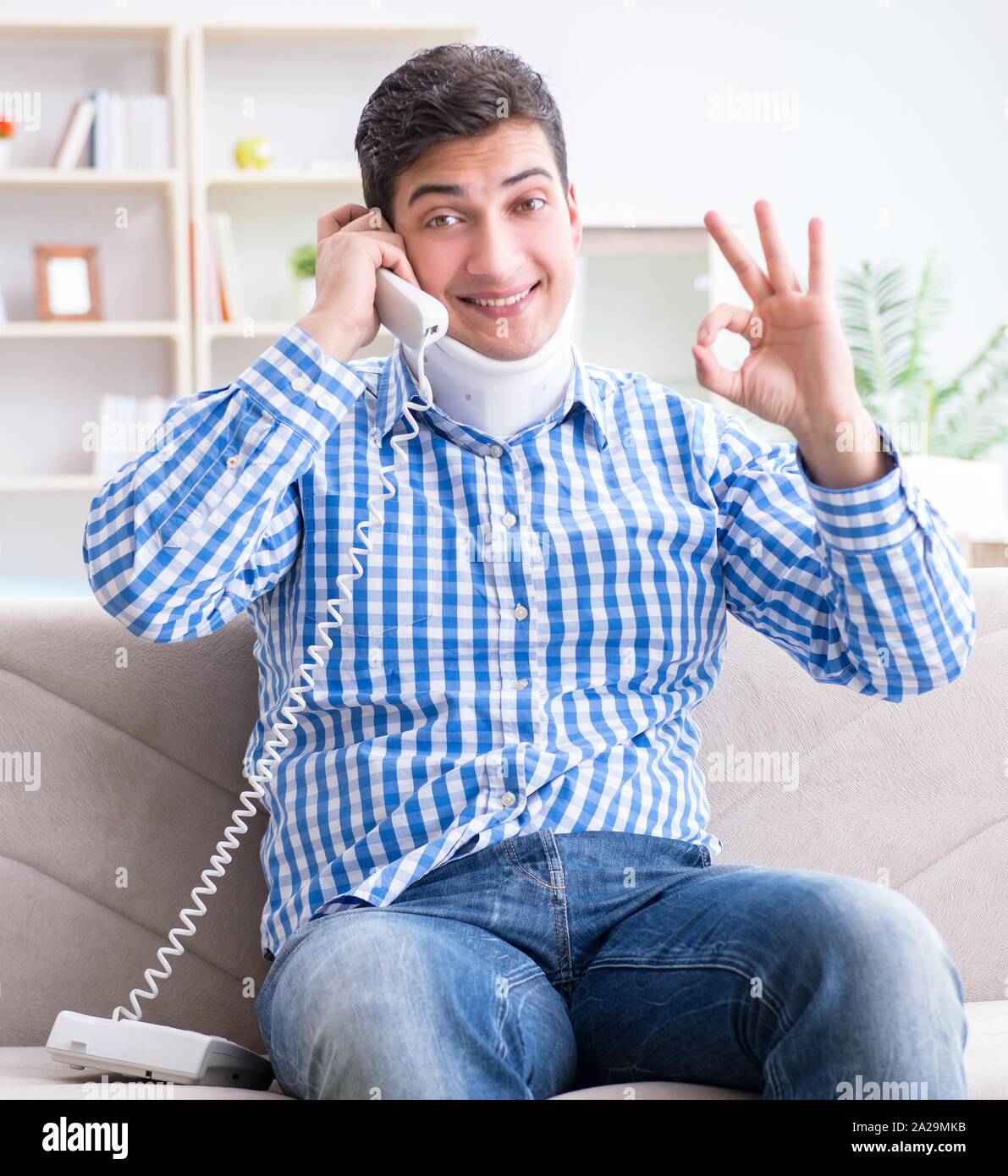 Broken telephone cord Banque de photographies et d’images à haute ...