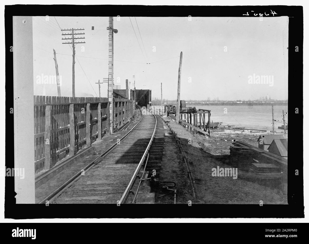 14th street pedestrian bridge Banque de photographies et d’images à ...