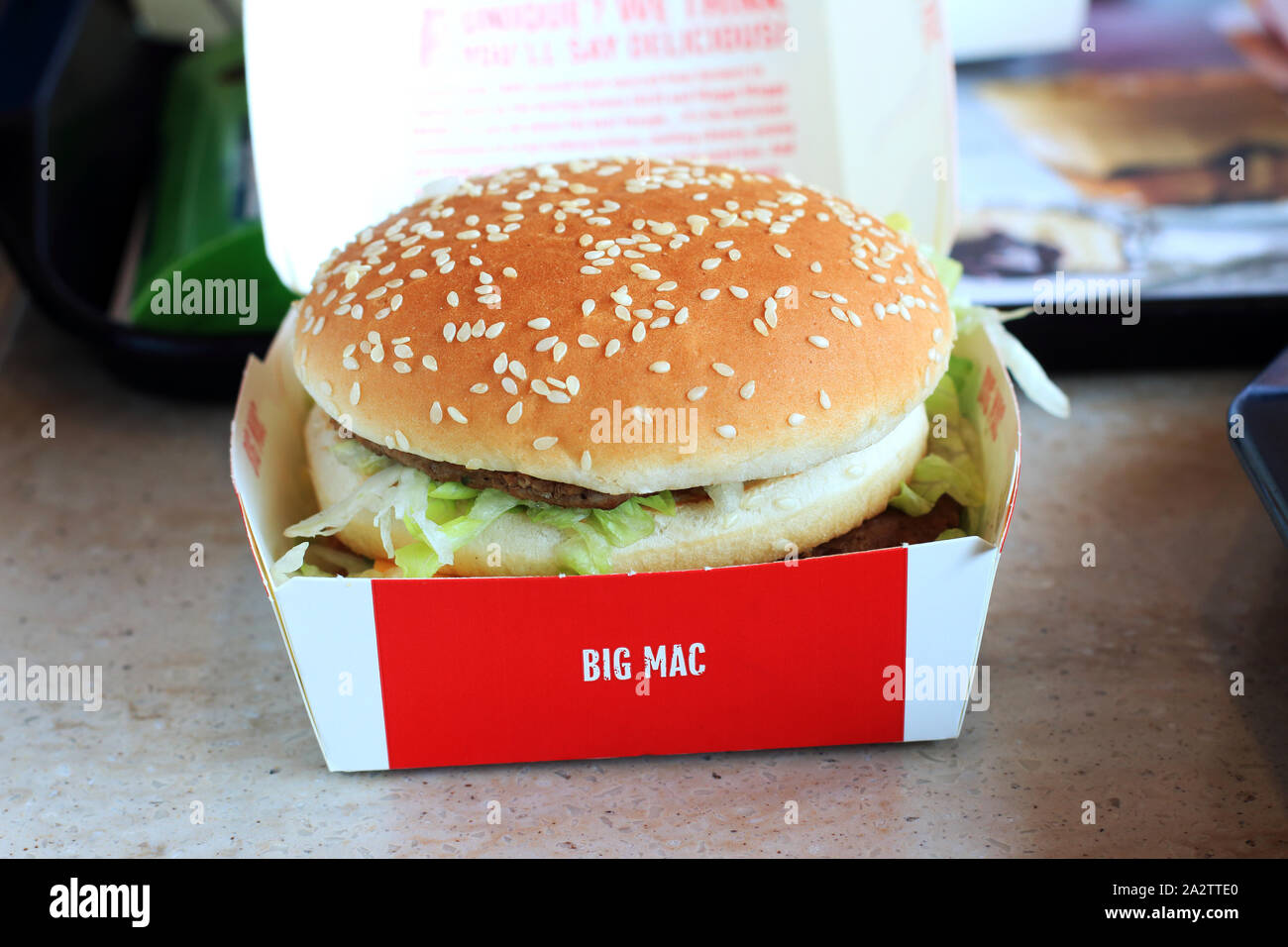 Mcdonald's nourriture sur la table Banque de photographies et d’images ...