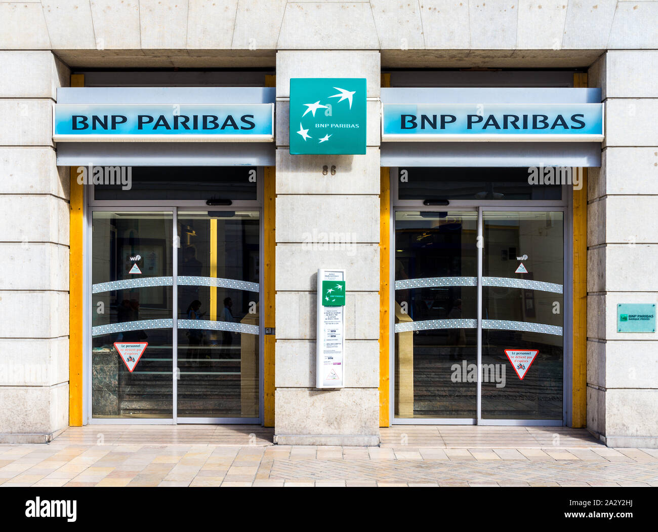 Bnp paribas logo Banque de photographies et d’images à haute résolution ...