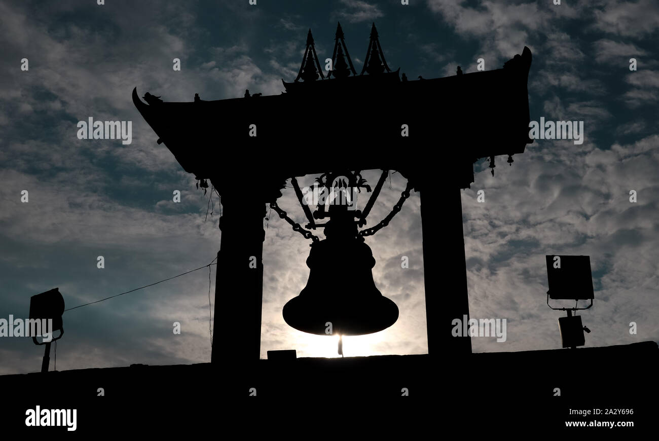 Silhouette bells Banque de photographies et d’images à haute résolution ...