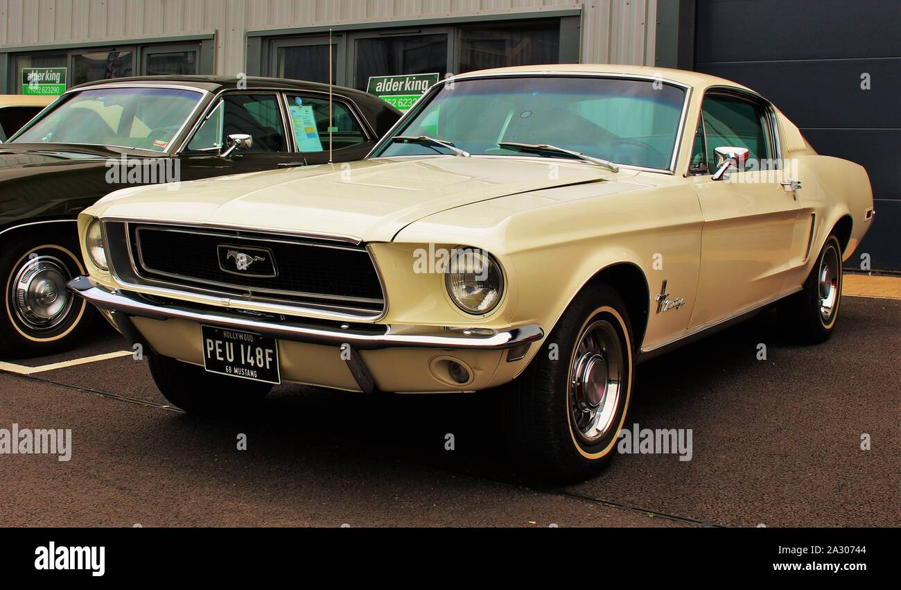 1968 ford mustang v8 Banque de photographies et d’images à haute résolution - Alamy