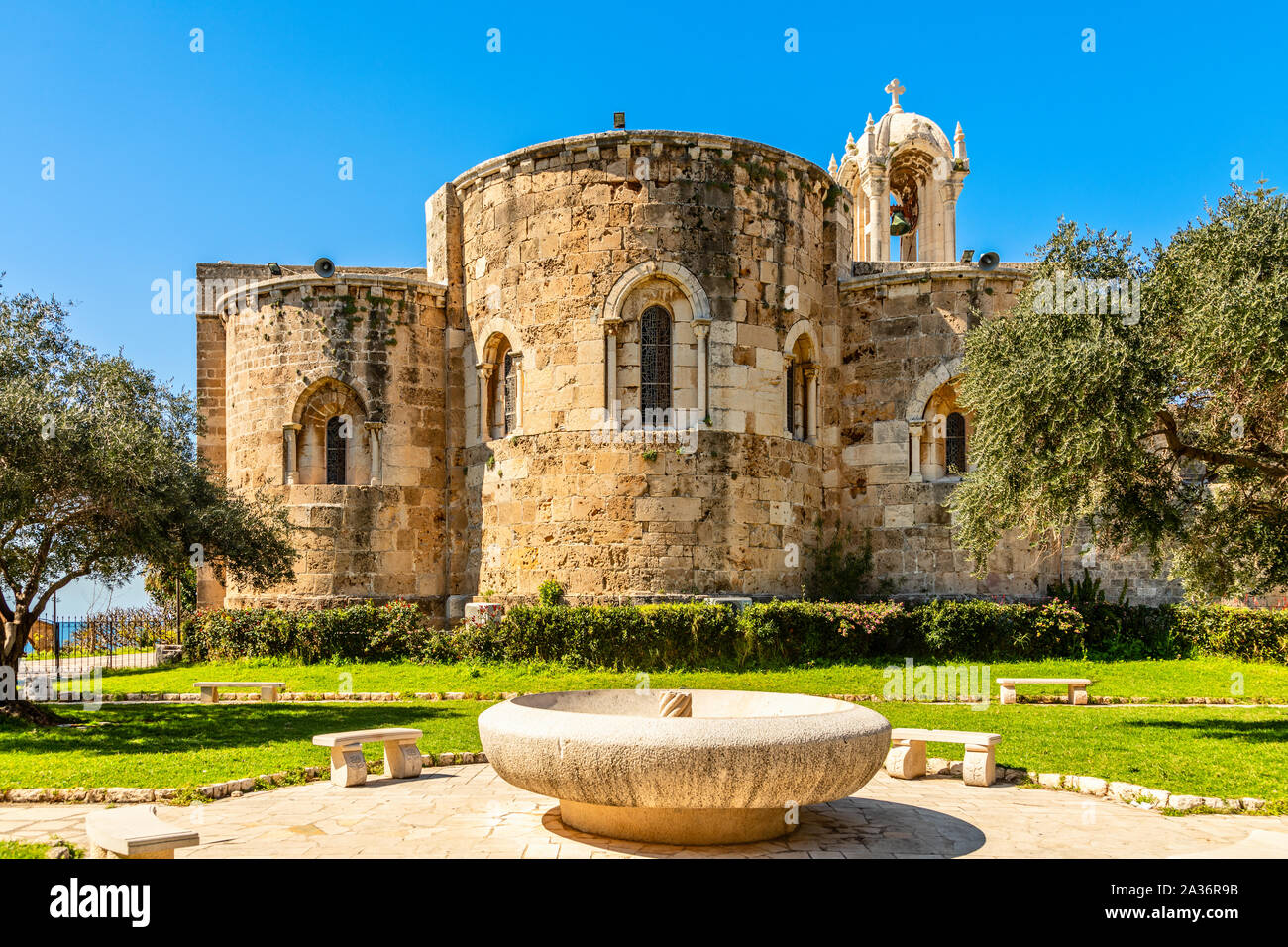 L'église en pierre médiévale de St Jean le Baptiste, Byblos, Jbeil ...