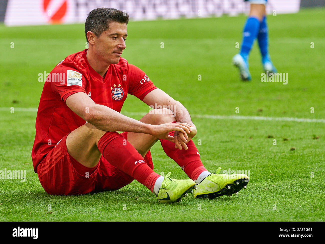 Robert lewandowski sadness Banque de photographies et d’images à haute ...