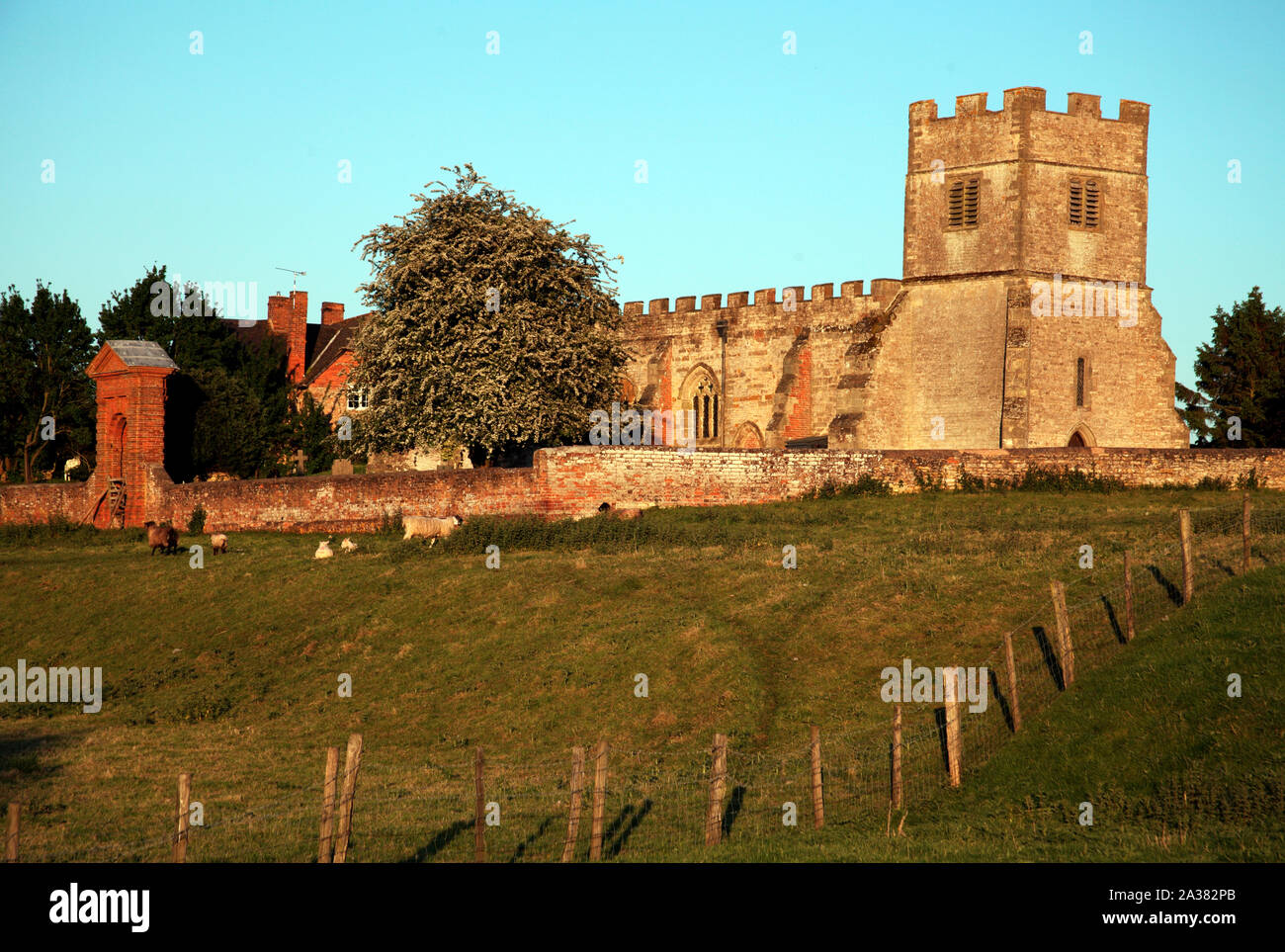 église de village de chesterton Banque de photographies et d’images à ...