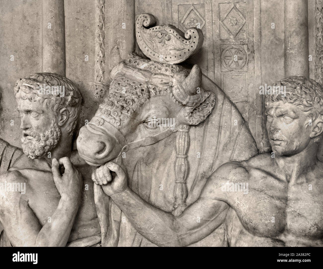 Les préparatifs d'un sacrifice (Fragment) 2e siècle Rome En ...