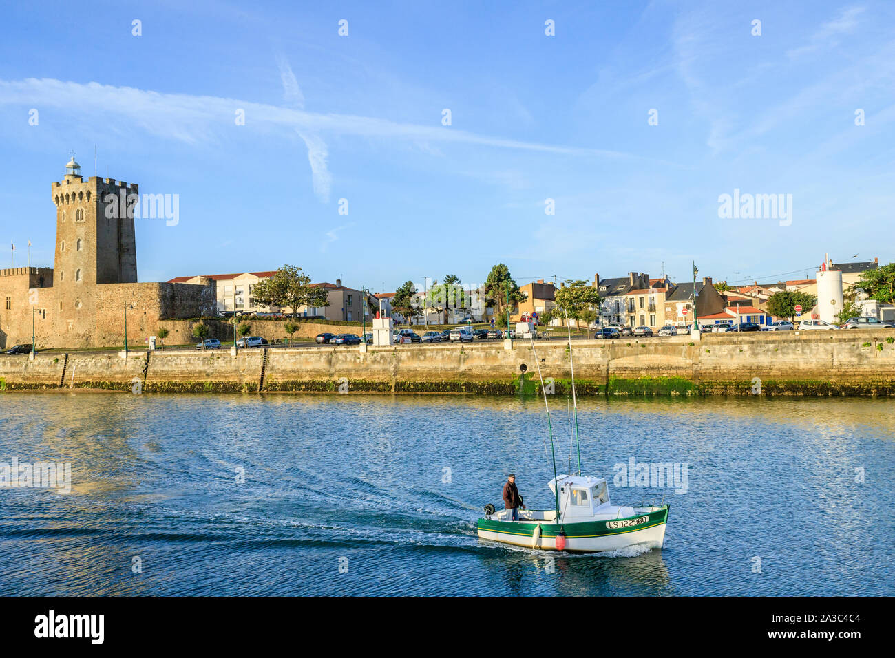 En France, en Vendée, Les Sables d'Olonne, le canal et le quartier de ...