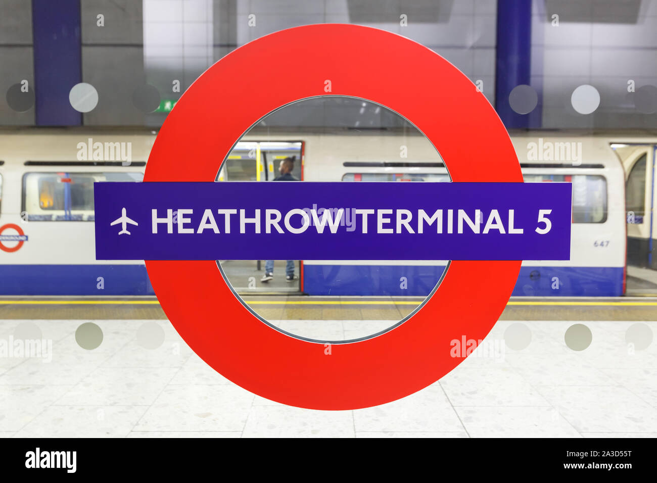 Heathrow terminal 5 trains station Banque de photographies et d’images ...