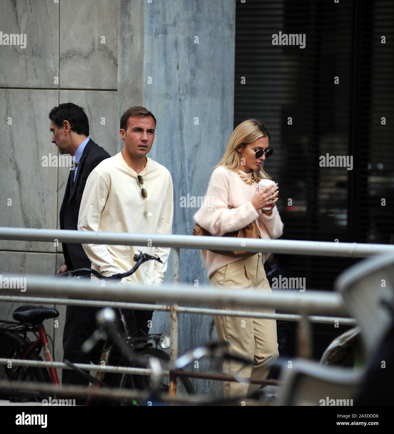 Milan, Mario Gotze et épouse Ann Kathrin Brommel Mario Gotze ...