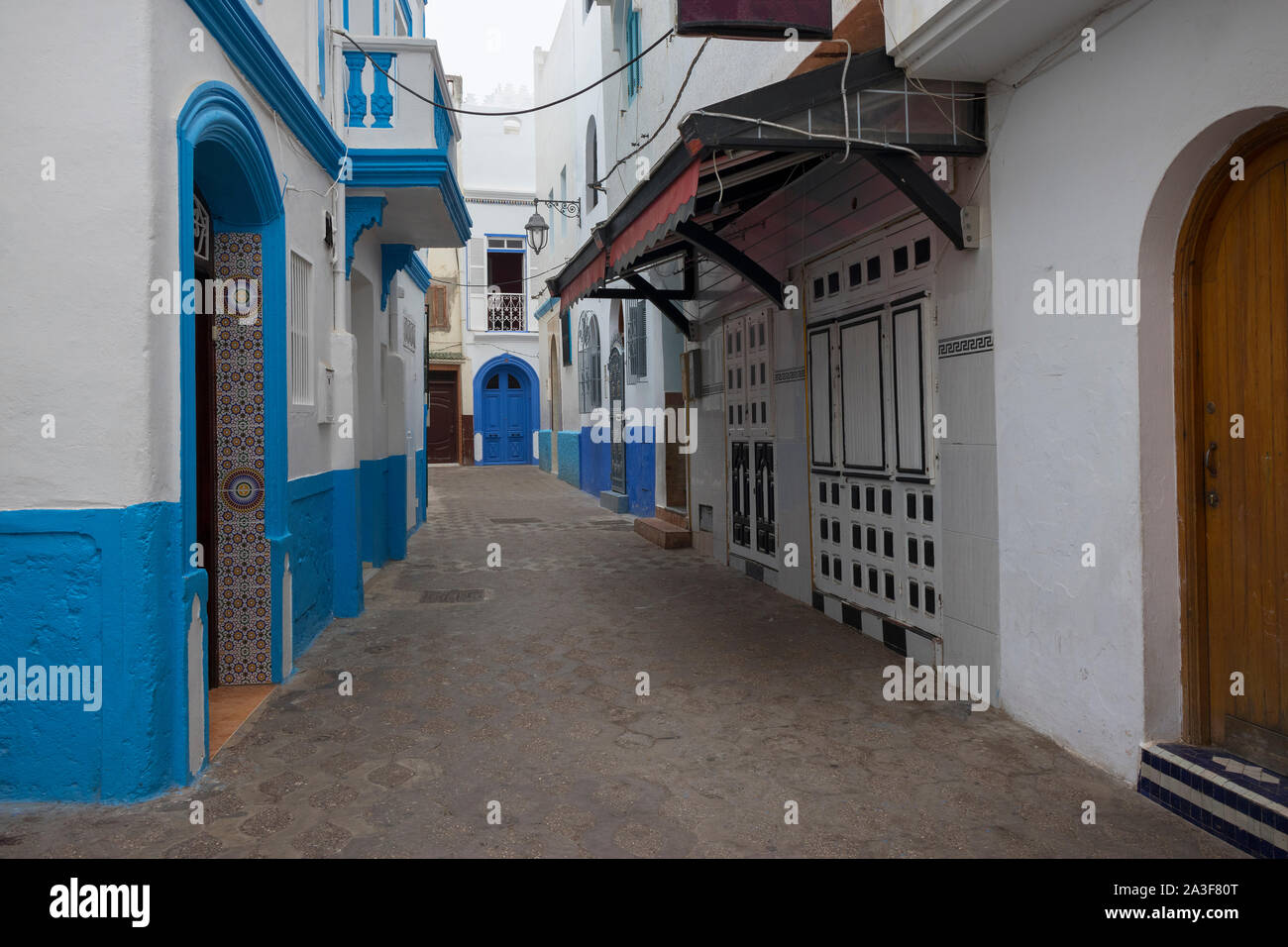 Vieille rue de la médina maroc Banque de photographies et d’images à ...