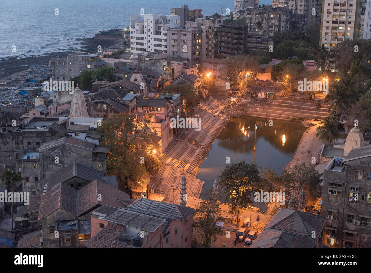 Le Banganga tank est un ancien réservoir d'eau qui fait partie de l ...