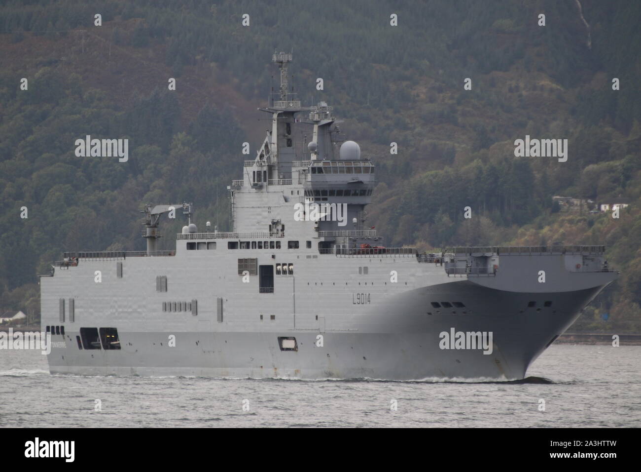 FS Tonnerre (L9014), un Mistral-class de débarquement amphibie ...
