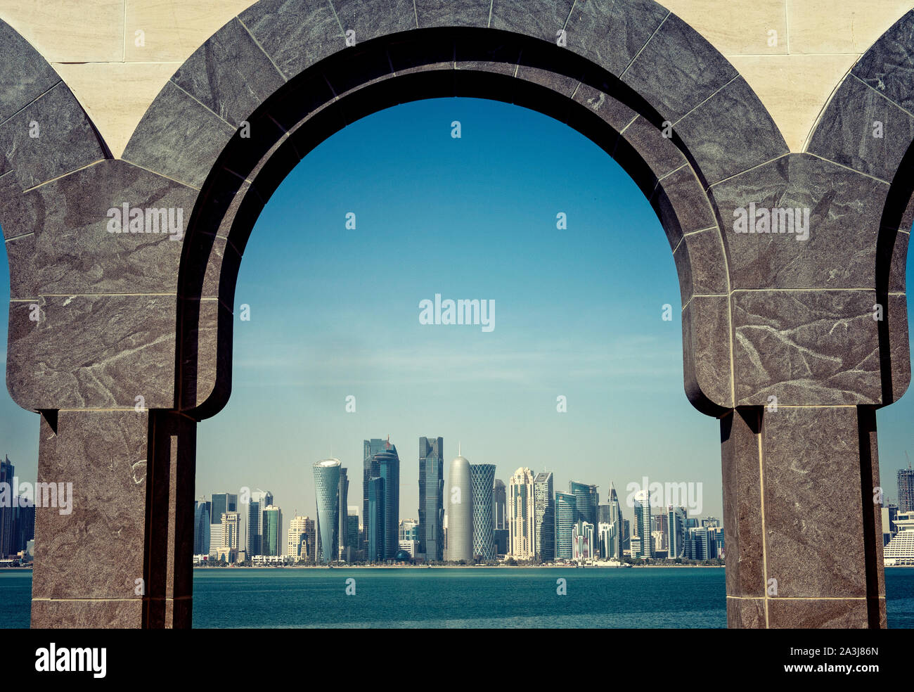 Dubai arch tower Banque de photographies et d’images à haute résolution ...