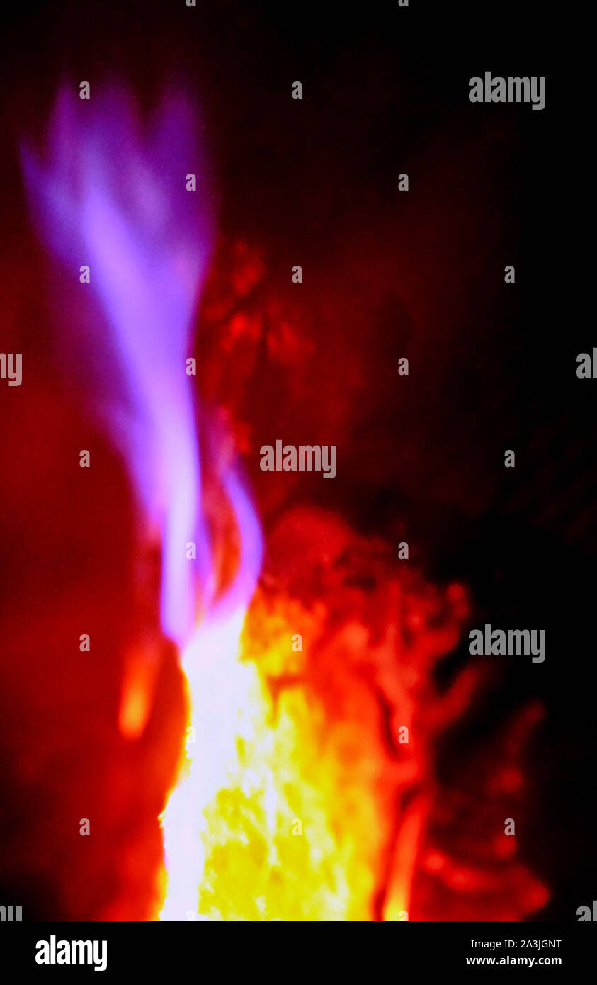 Flammes volcaniques Banque de photographies et d’images à haute ...