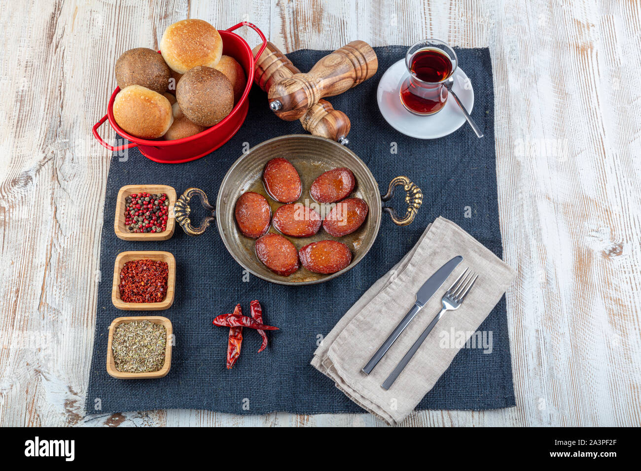 Sucuk turc Banque de photographies et d’images à haute résolution - Alamy