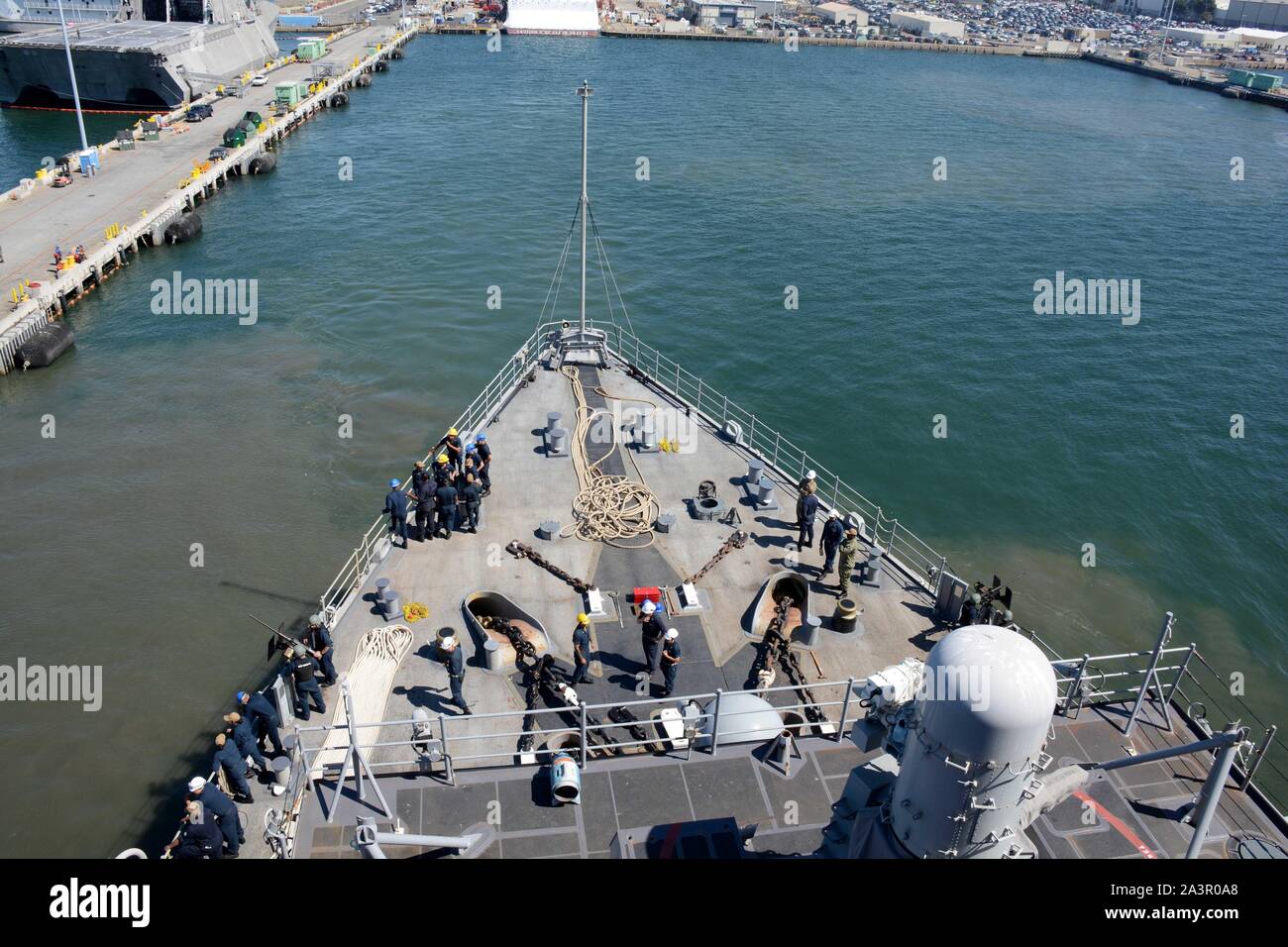 Uss pearl harbor lsd 52 Banque de photographies et d’images à haute ...