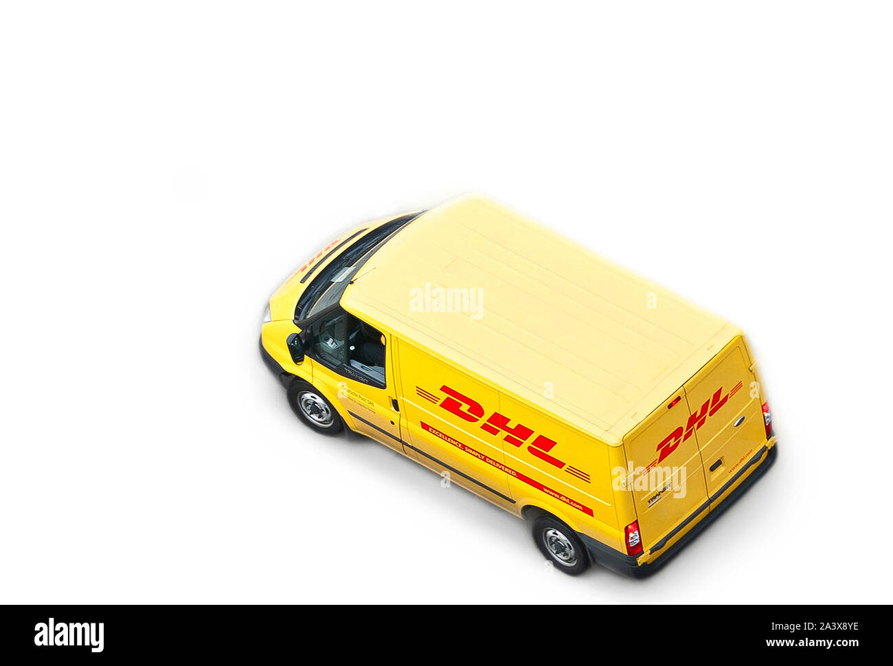 Dhl van dhl express van Banque d'images détourées - Alamy