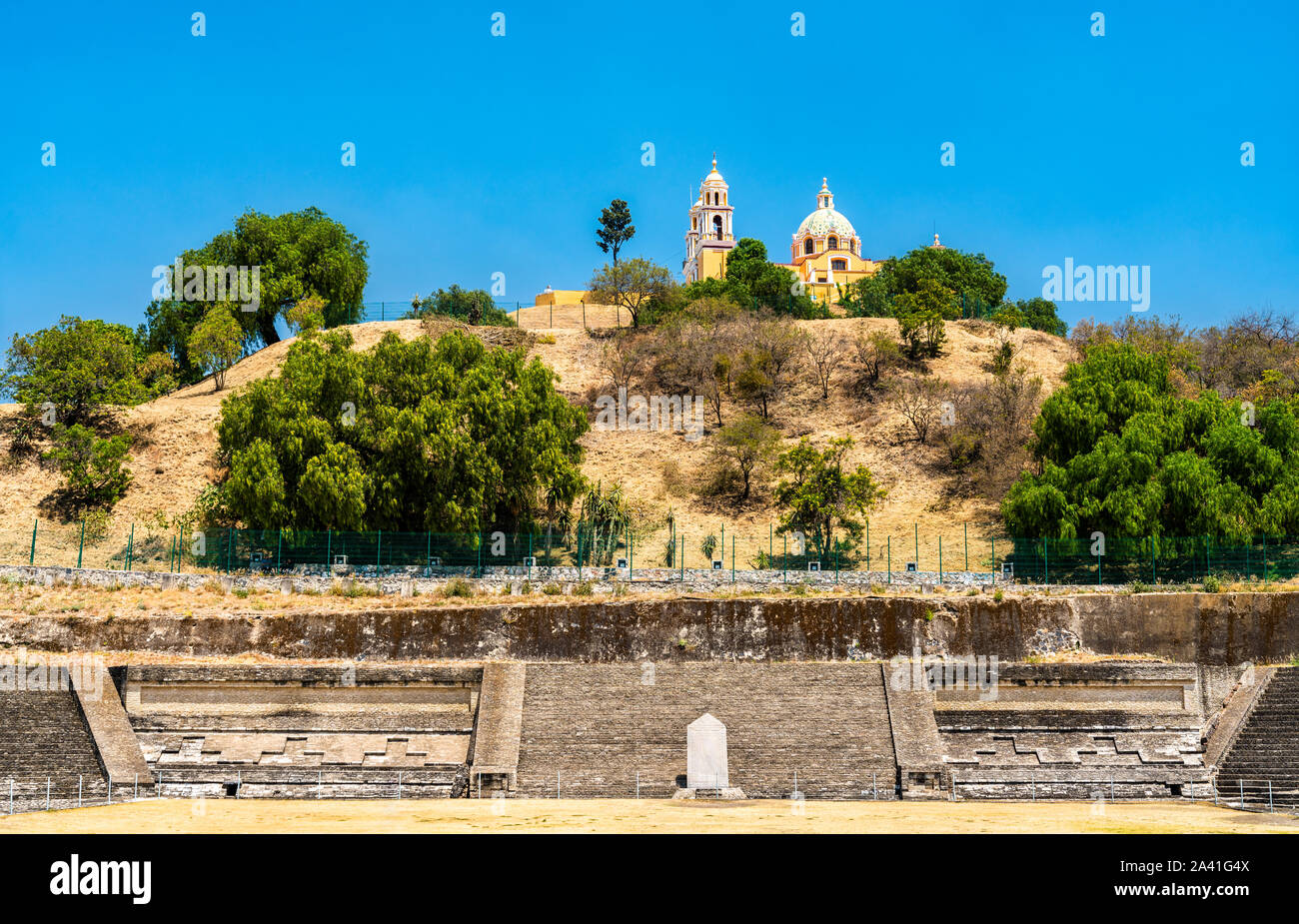 Grande pyramide de cholula Banque de photographies et d’images à haute ...