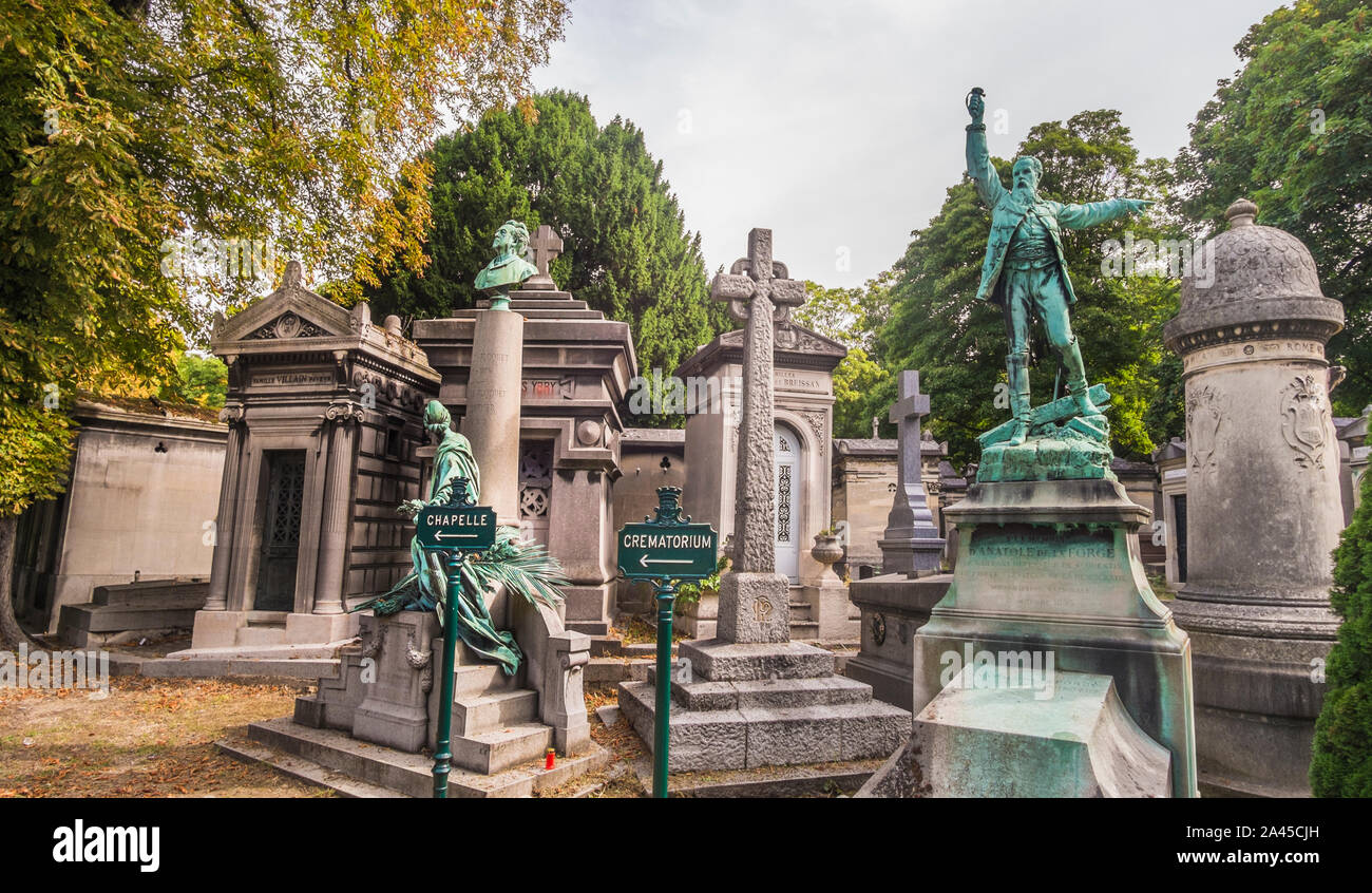 Au crematorium pere lachaise Banque de photographies et d’images à ...
