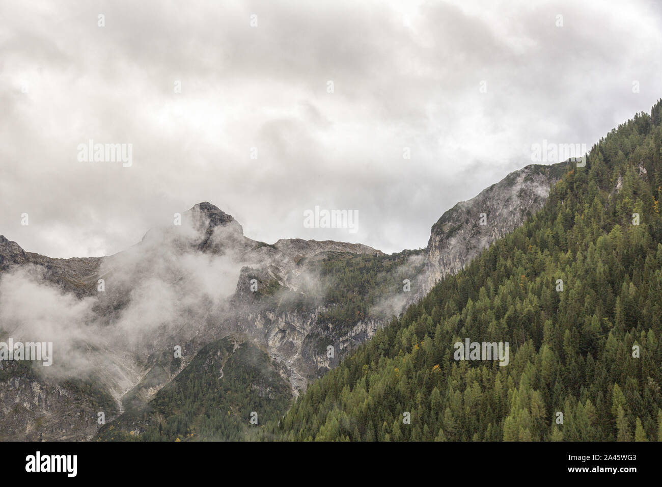 Montagne du changement climatique Banque de photographies et d’images à ...