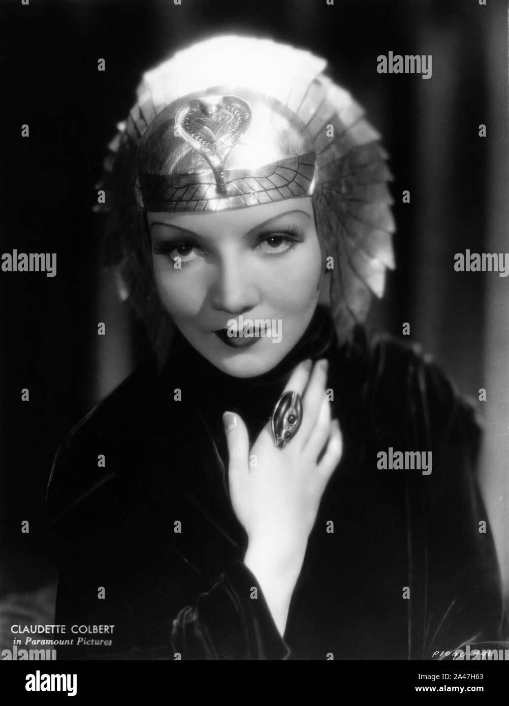 Cleopatra 1934 cecil demille claudette Banque de photographies et d’images à haute résolution ...