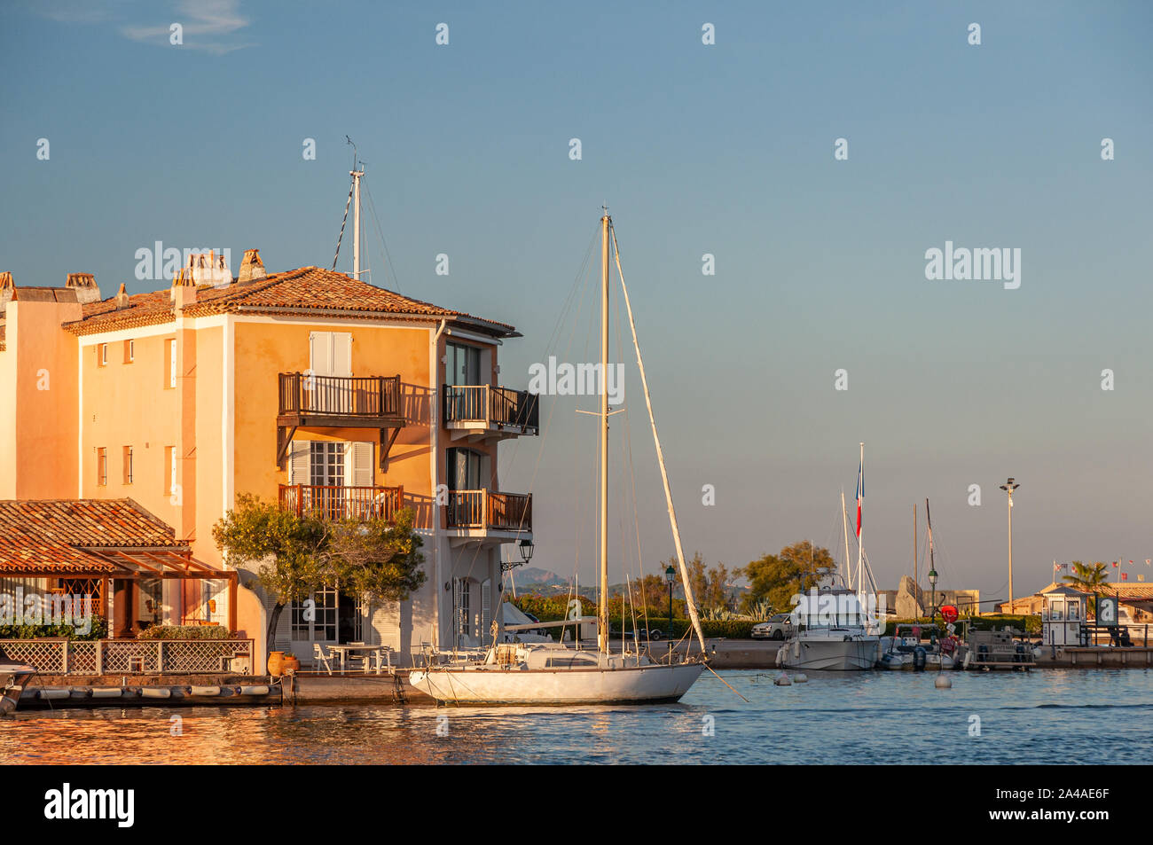 Port grimaud rue france architecture Banque de photographies et d ...