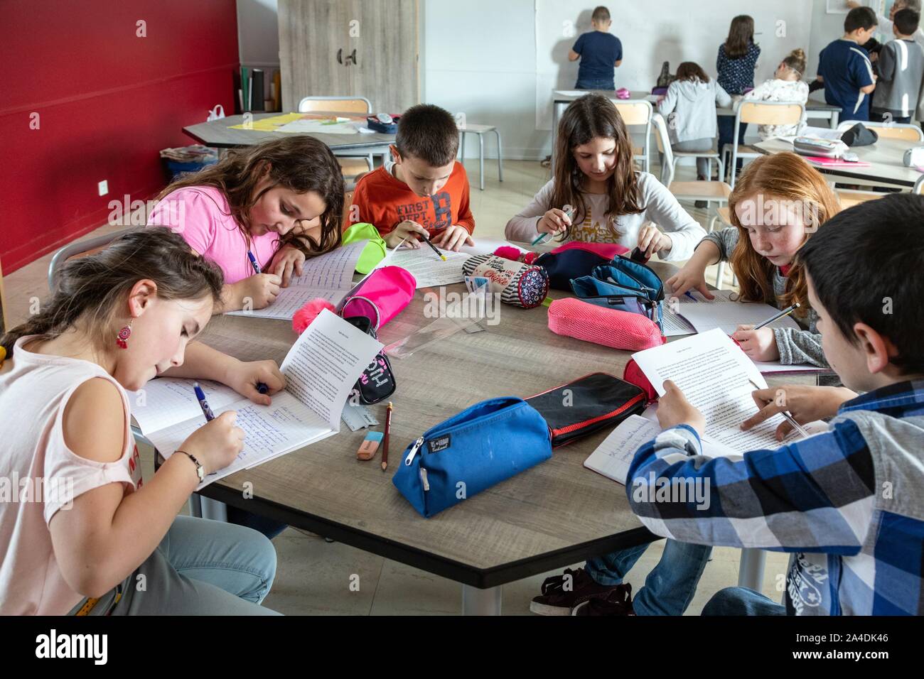 Travail De Groupe En Classe
