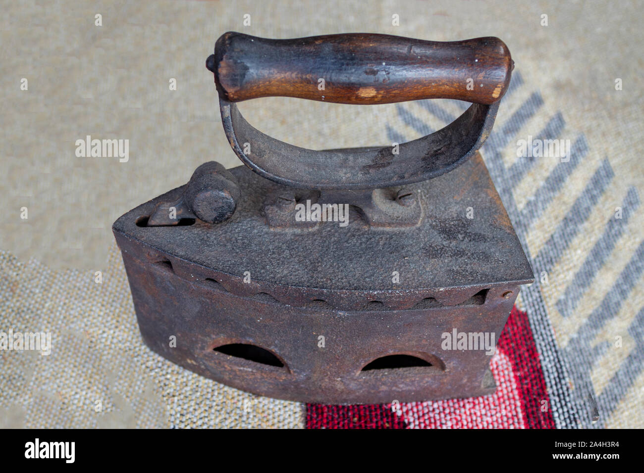 Fer à repasser vieux Banque de photographies et d’images à haute ...