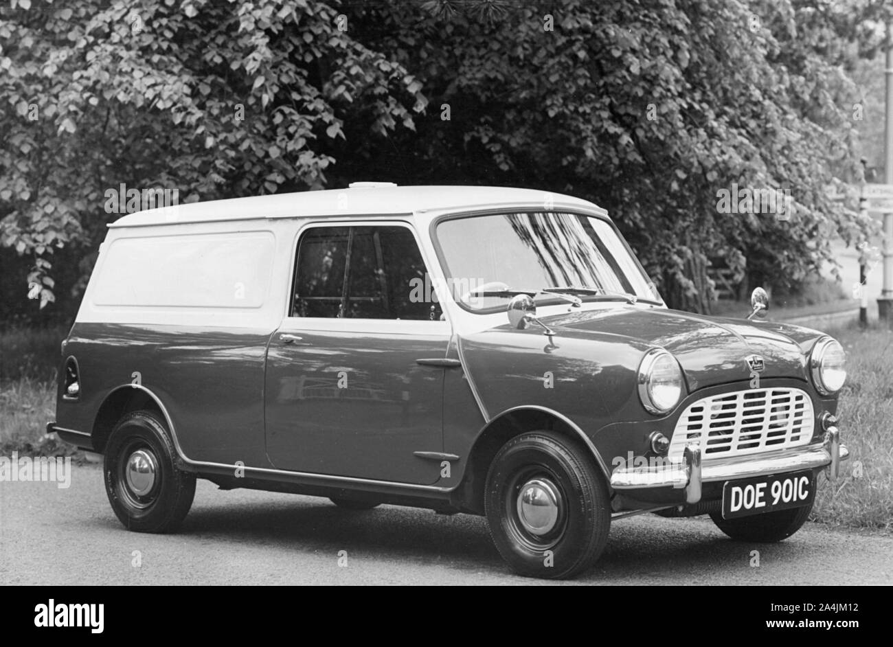 1966 Austin Mini van 1,25 tonne Photo Stock - Alamy